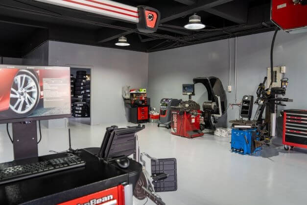 Tyre Shop in Muscat | TYREPLUS AL KHUWAIR